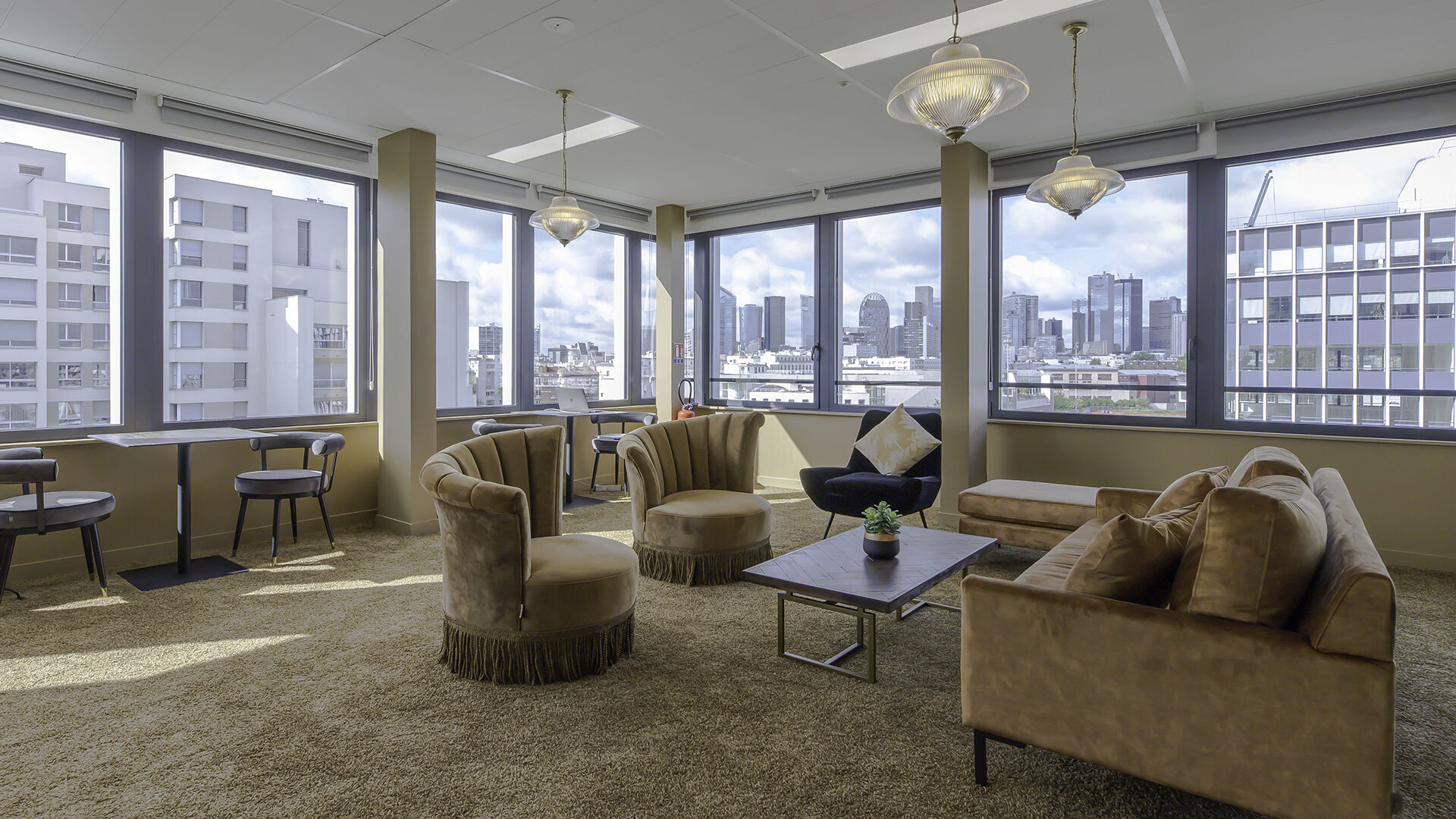 Office space for rent: 11 Avenue Dubonnet, Courbevoie